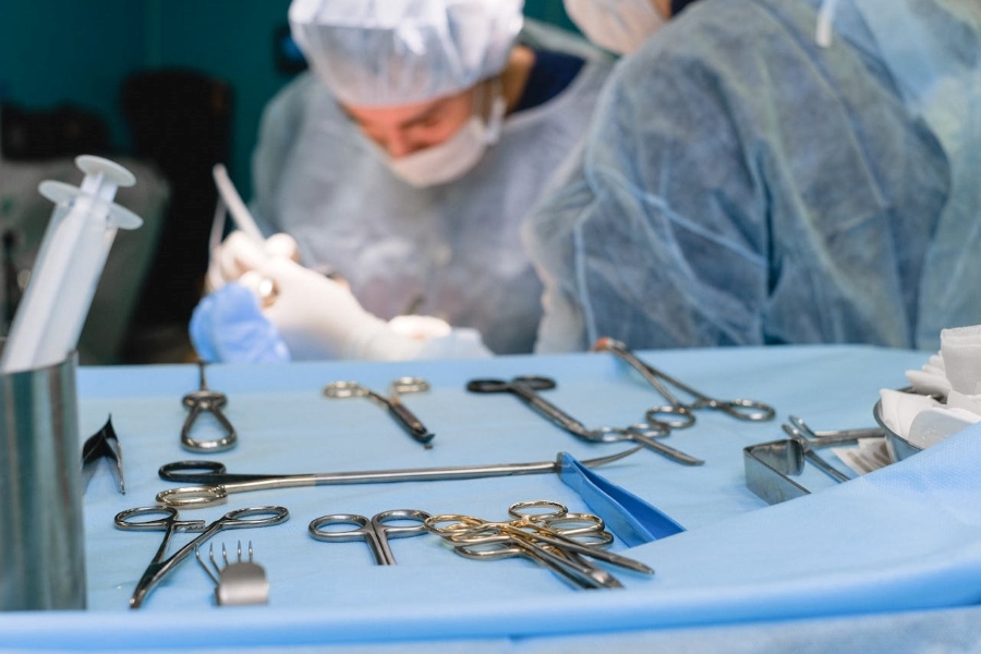 Essential Plastic Surgery Instruments Guide | Lapex Surgical
